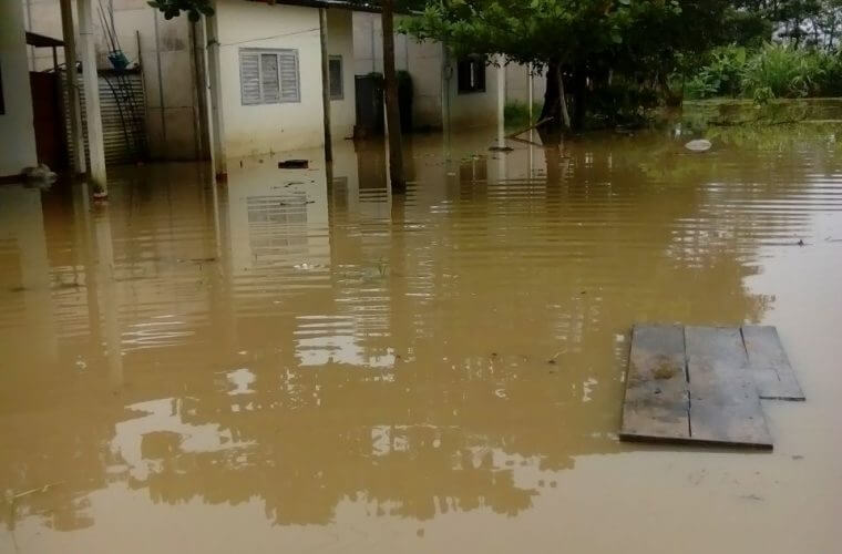 En la Reinera el albergue ya no da abasto y los damnificados siguen ...